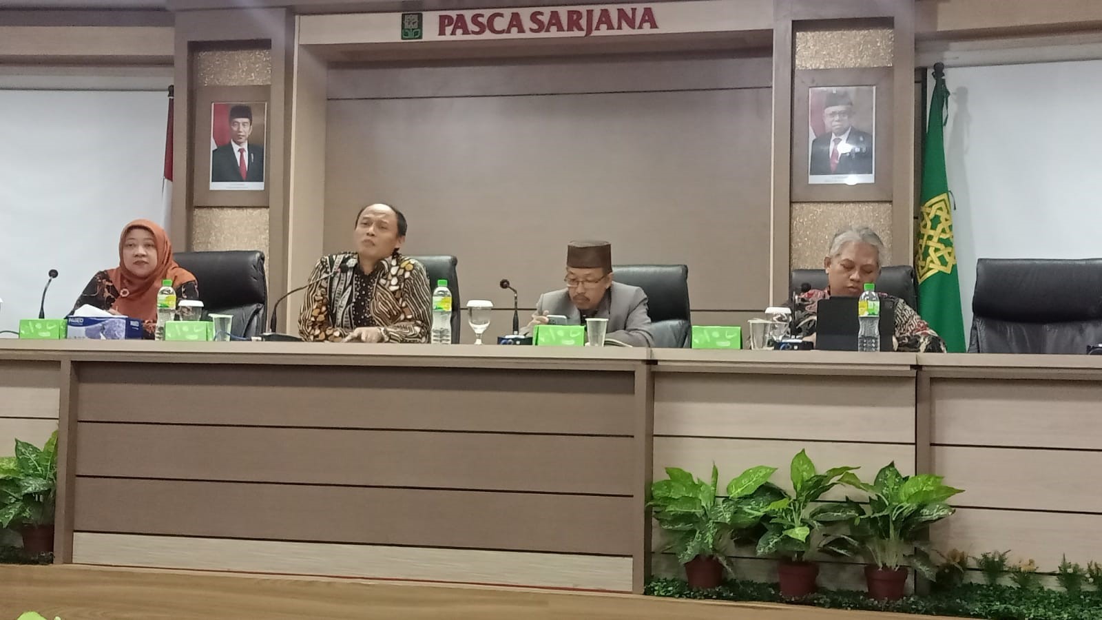 Carried Out Benchmarking at UIN Yogyakarta and FISIPOL UGM – PASCASARJANA UIN SALATIGA